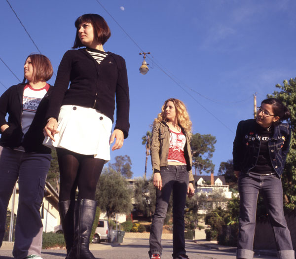 Go Betty Go: Lecciones Para Una "Baby Band" - Al Borde