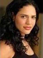 La detective Ramirez en Dark Night - Al Borde