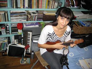 Pilar Díaz: Totalmente acústica y alguna sorpresa pop - Al Borde