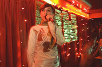 Pilar Díaz: Totalmente acústica y alguna sorpresa pop - Al Borde