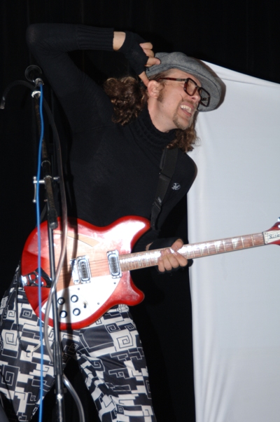 Helios Jive & Mad Marionettes Acoustic Pictures - Al Borde